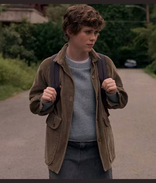 I Am Not Okay with This Sydney Novak (Sophia Lillis) Cordury Jacket | TLC