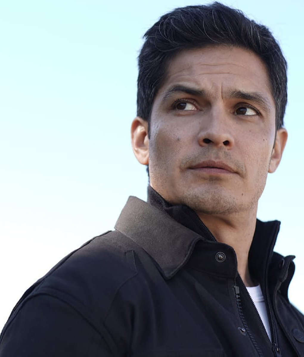 La Brea S1E08 Nicholas Gonzalez (Levi Delgado) Black Jacket