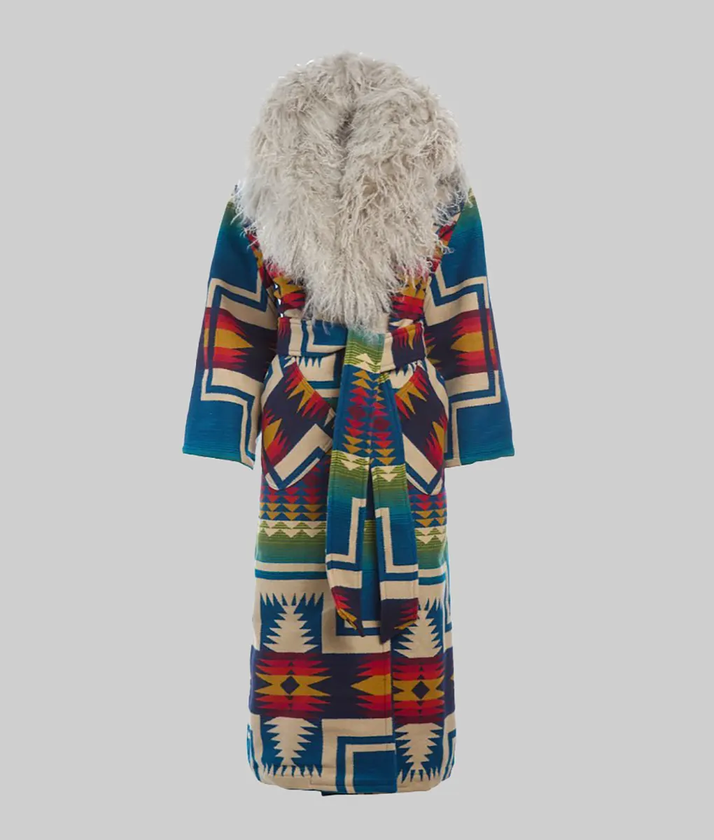 New Year's Eve Lainey Wilson Trench Coat | TLC